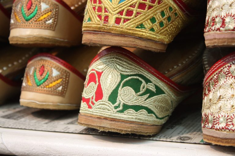 Jutti Making~Punjab - Craft Documentation | Research Archive Indian ...