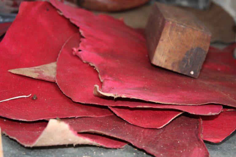 Jutti Making~Punjab - Craft Documentation | Research Archive Indian ...