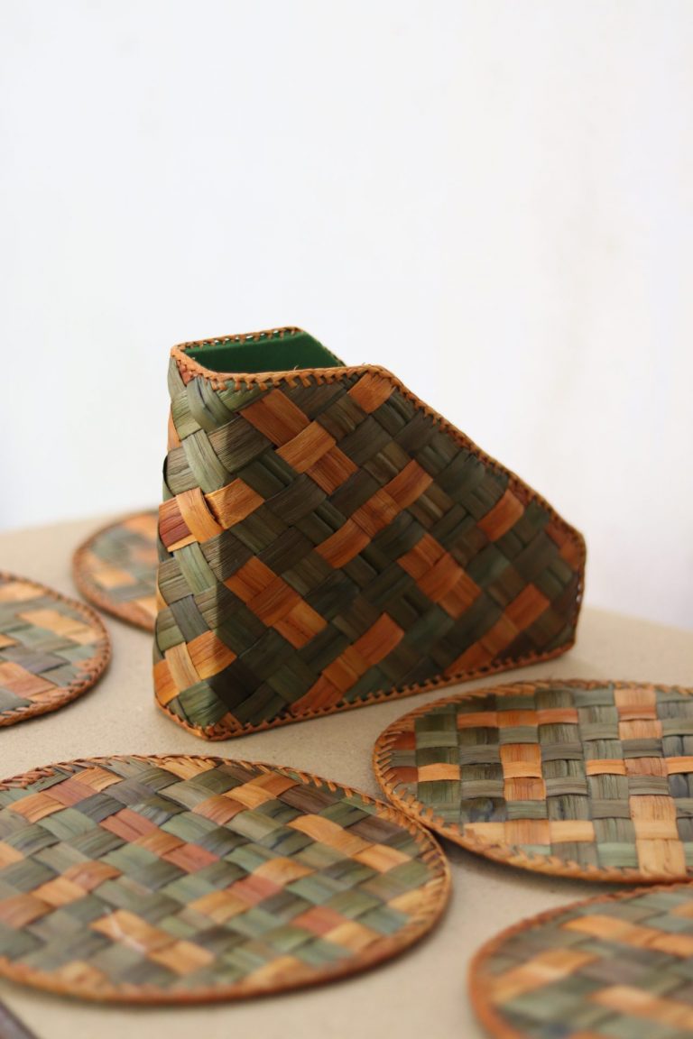 Screw Pine Craft ~ Thrissur - Documentation | Archive Kerala crafts