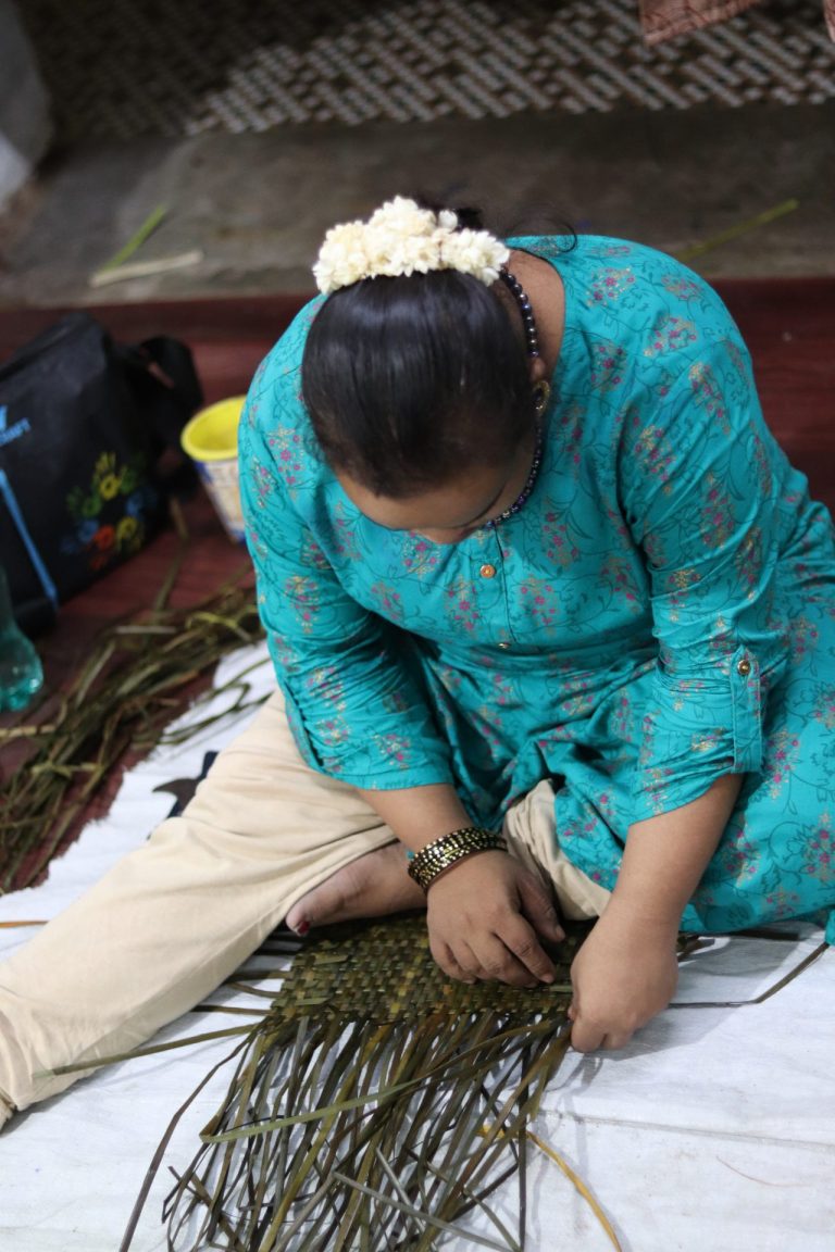 Screw Pine Craft ~ Thrissur - Documentation | Archive Kerala crafts