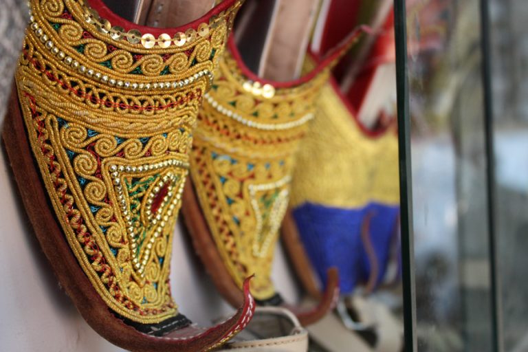 Jutti Making~Punjab - Craft Documentation | Research Archive Indian ...