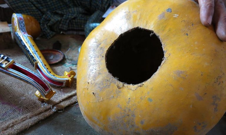 Veena Making Bobbili- Research & documentation on Indian crafts
