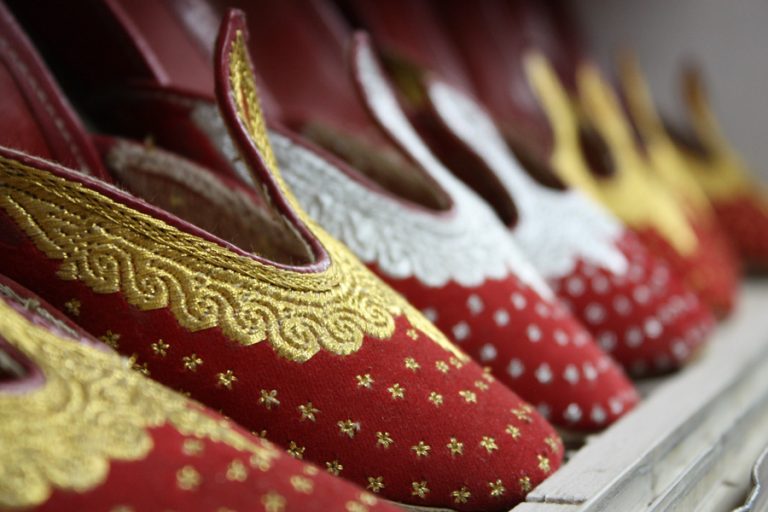 Jutti Making~Punjab - Craft Documentation | Research Archive Indian ...