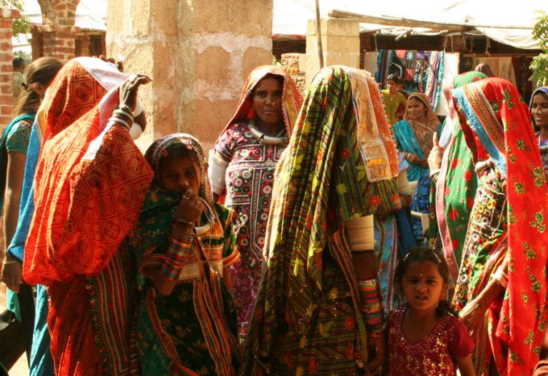 Bandhani Kutch - Craft Documentation | Research & Archive on Indian ...