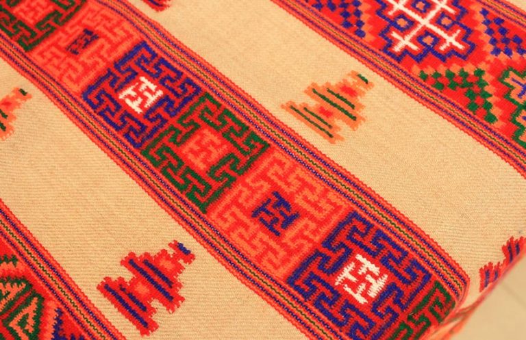 Kinnari Shawls~Kinnaur - Craft Archive | Research on Indian Handicrafts ...