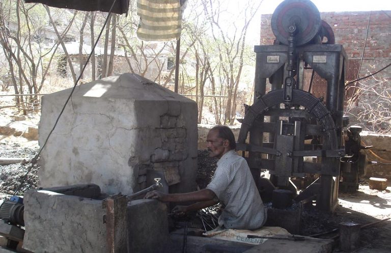 Koftgiri~Udaipur - Craft Archive | Research on Indian Handicrafts ...